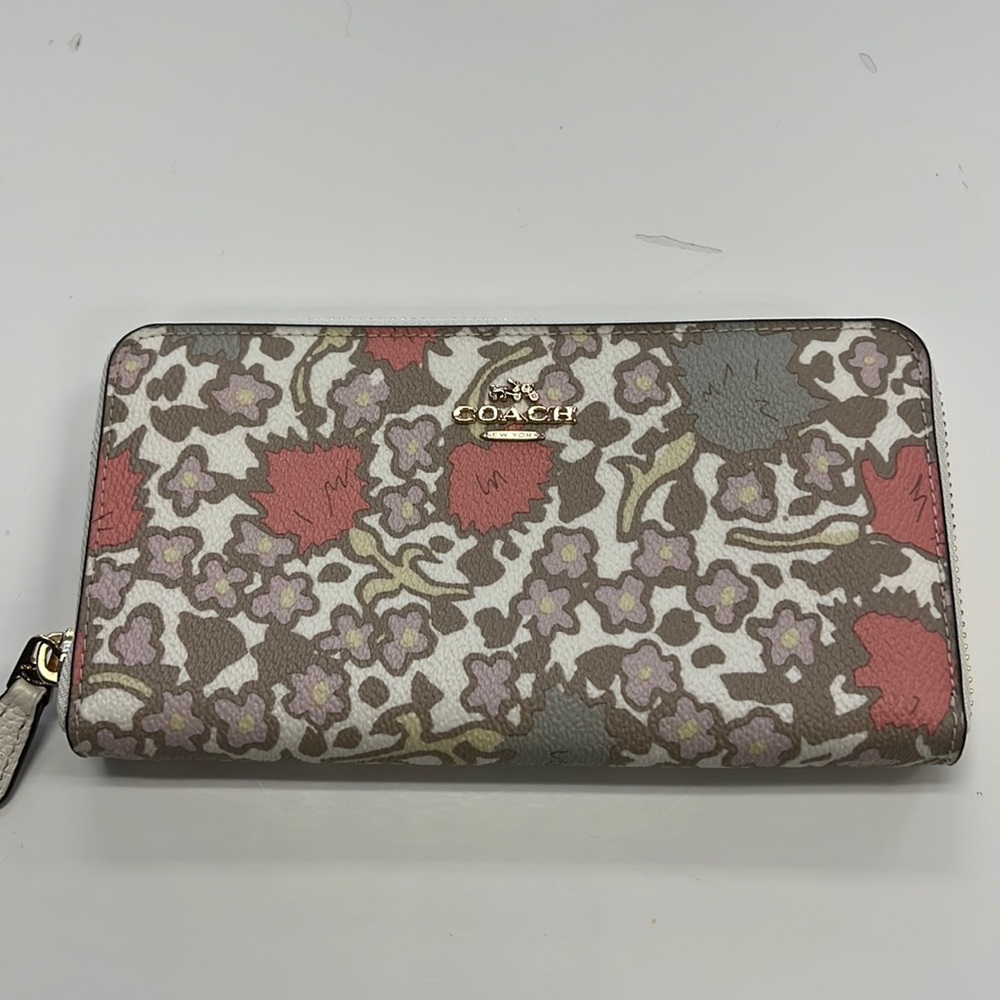 Coach Yankee Floral Wallet Brand New Never Used . Bea… - Gem